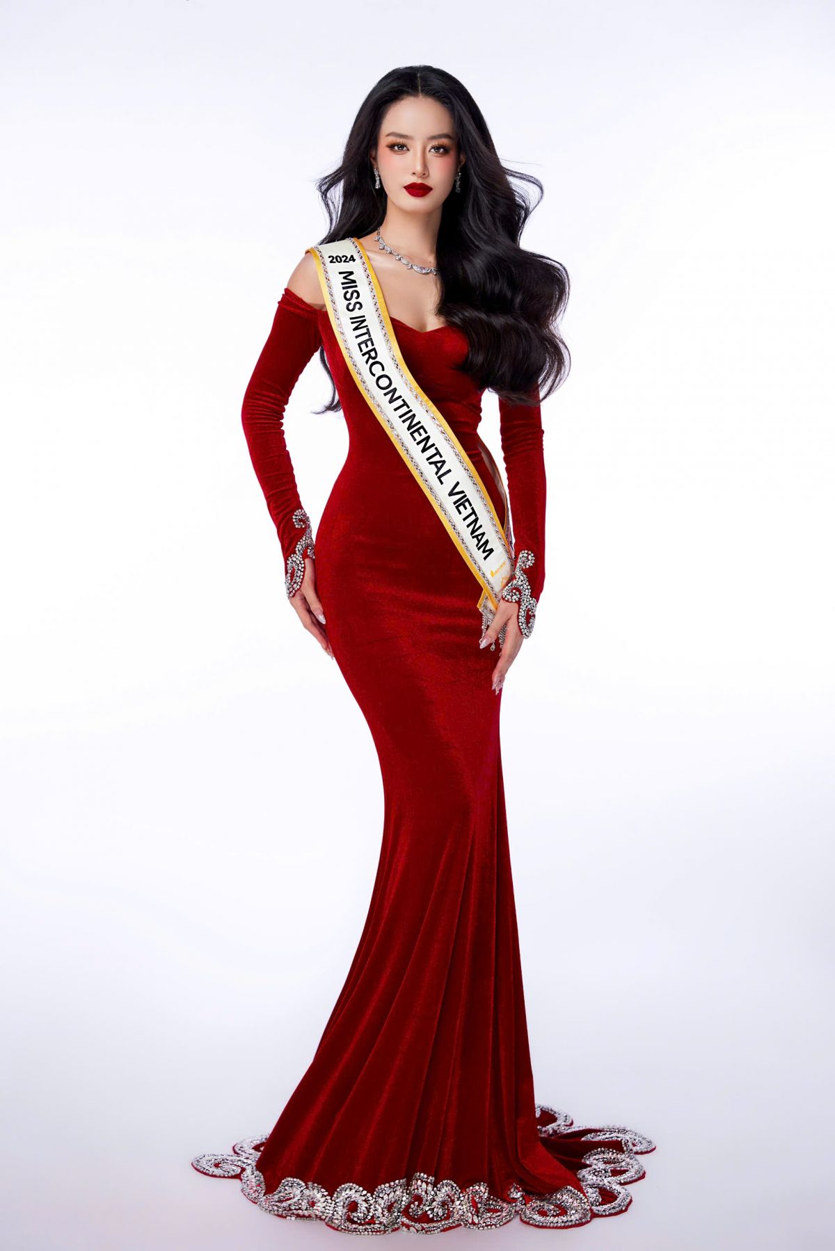Miss Intercontinental Vietnam Bui Khanh Linh - Miss Intercontinental